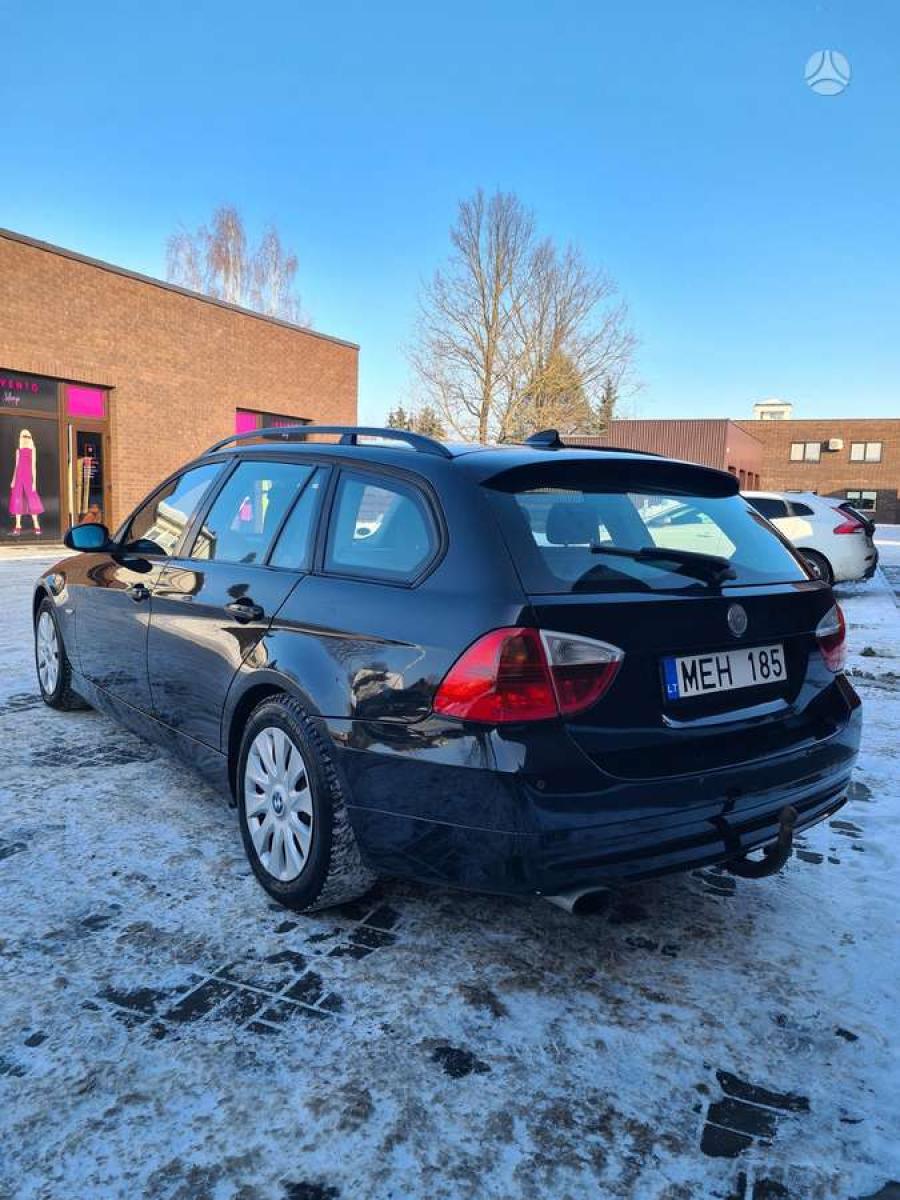 Black BMW 320 2008 in Kaisiadorys, with an engine capacity of 2.00 L and mileage of 350 thousand km for 2650 €, photo 4 on AUTOMOTO.COM.LV