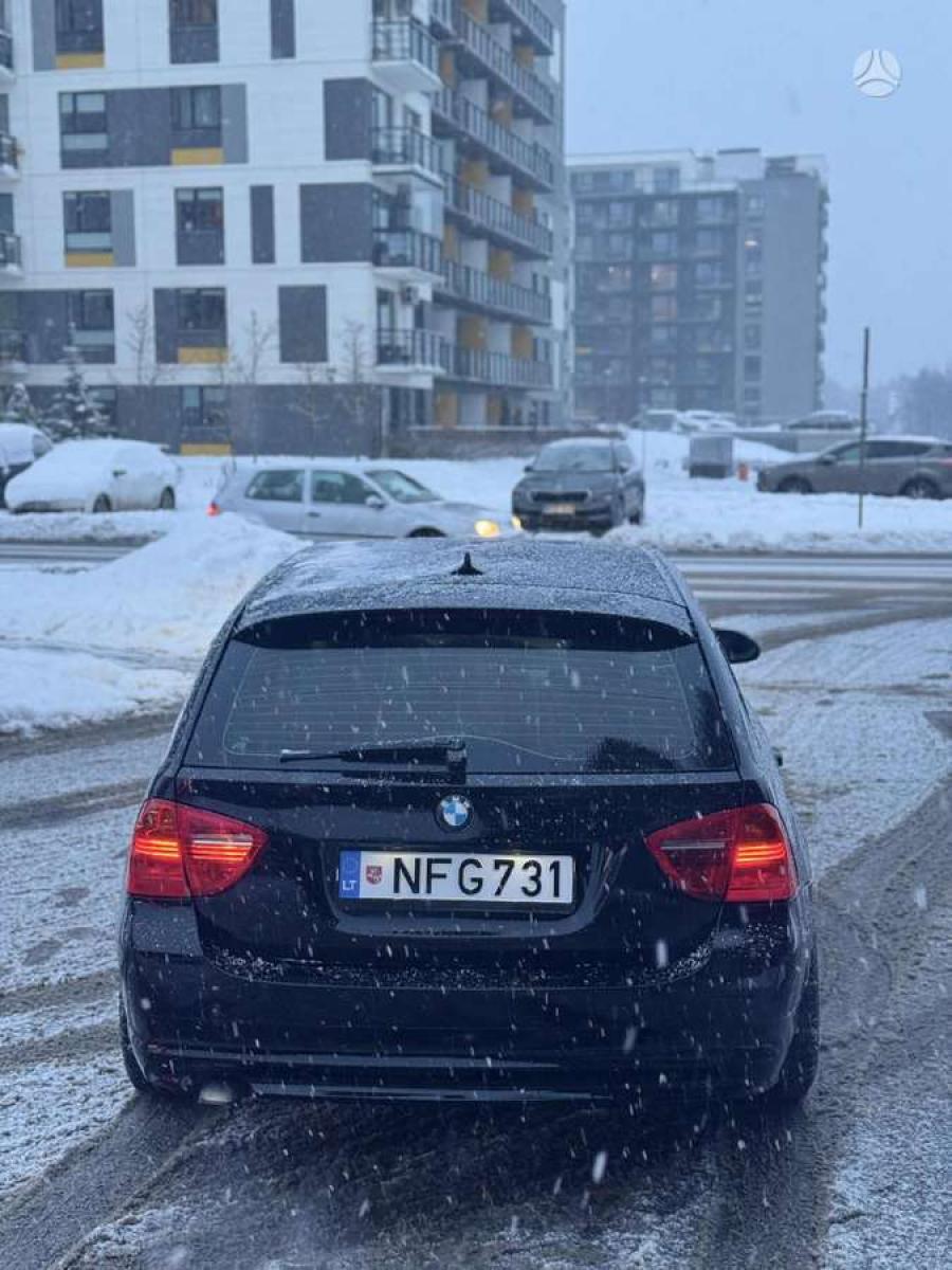 Black BMW 320 2008 in Vilnius, with an engine capacity of 2.00 L and mileage of 372 thousand km for 2850 €, photo 5 on AUTOMOTO.COM.LV