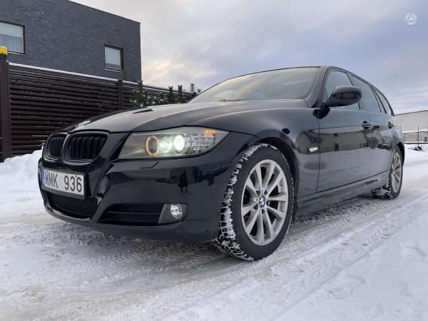 Melns BMW 320 2008 Kauņa, ar dzinēja tilpumu 2.00 L un nobraukumu 367 tūkst. km par 4950 €, foto 2 vietnē AUTOMOTO.COM.LV