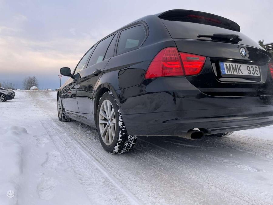 Melns BMW 320 2008 Kauņa, ar dzinēja tilpumu 2.00 L un nobraukumu 367 tūkst. km par 4950 €, foto 9 vietnē AUTOMOTO.COM.LV