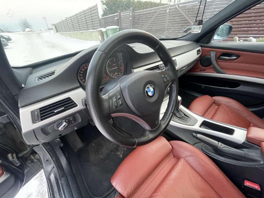 Melns BMW 320 2008 Kauņa, ar dzinēja tilpumu 2.00 L un nobraukumu 367 tūkst. km par 4950 €, foto 15 vietnē AUTOMOTO.COM.LV