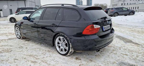 Melns BMW 320 2008 Viļņa, ar dzinēja tilpumu 2.00 L un nobraukumu 340 tūkst. km par 3750 €, foto 2 vietnē AUTOMOTO.COM.LV
