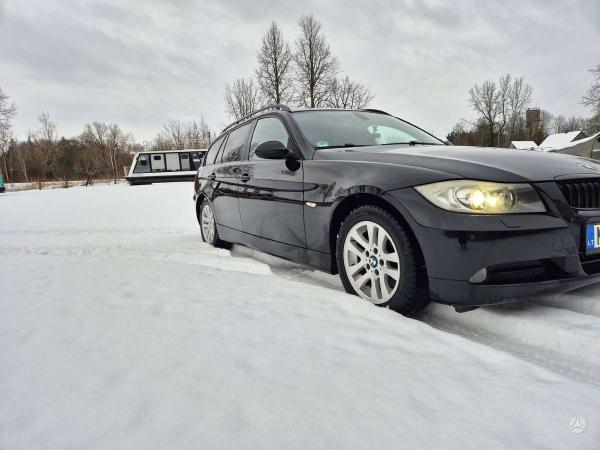 Melns BMW 320 2008 Jurbarkas, ar dzinēja tilpumu 2.00 L un nobraukumu 314 tūkst. km par 3700 €, foto 6 vietnē AUTOMOTO.COM.LV