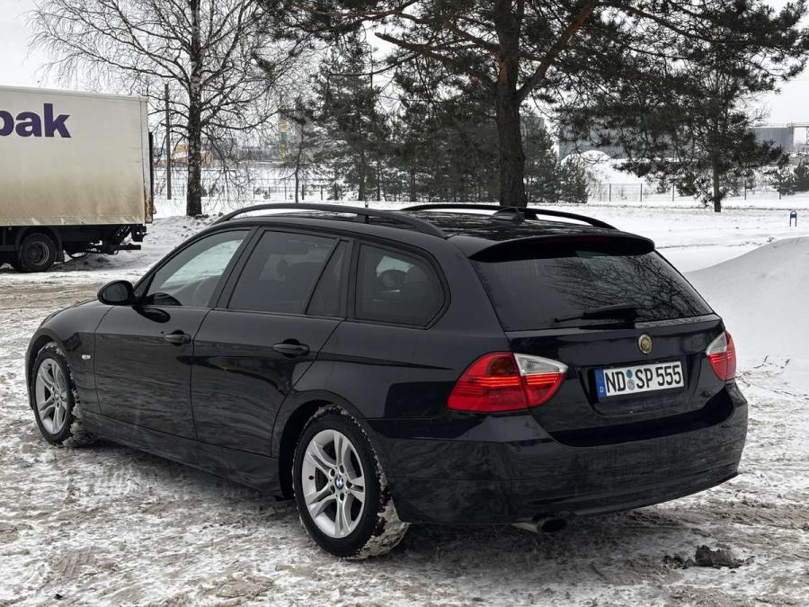 Black BMW 320 2008 in Utena, with an engine capacity of 2.00 L and mileage of 289 thousand km for 2950 €, photo 3 on AUTOMOTO.COM.LV
