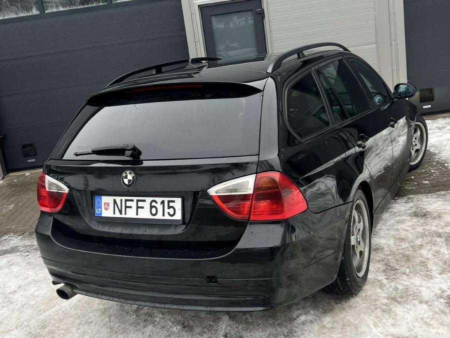 Melns BMW 320 2008 Kauņa, ar dzinēja tilpumu 2.00 L un nobraukumu 347 tūkst. km par 2400 €, foto 10 vietnē AUTOMOTO.COM.LV