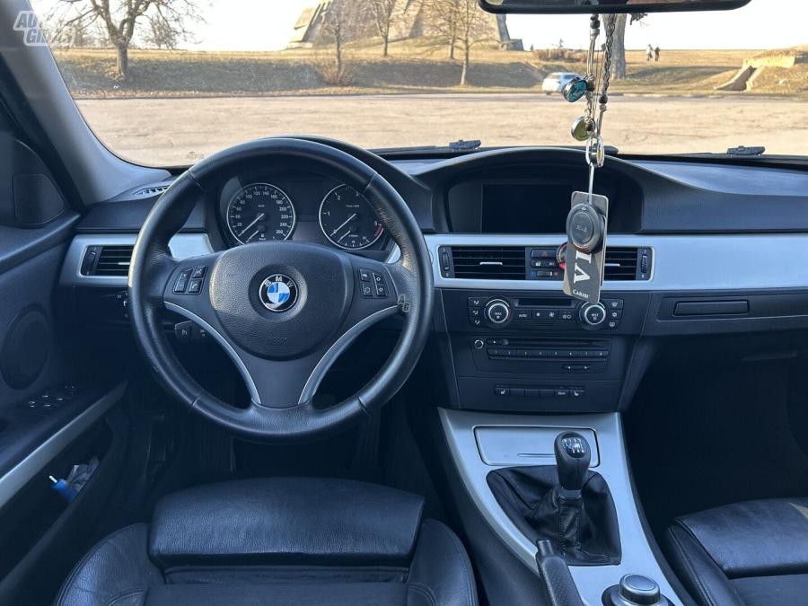 Melns BMW 320 2008 Kauņa, ar dzinēja tilpumu 2.00 L un nobraukumu 269 tūkst. km par 4000 €, foto 15 vietnē AUTOMOTO.COM.LV