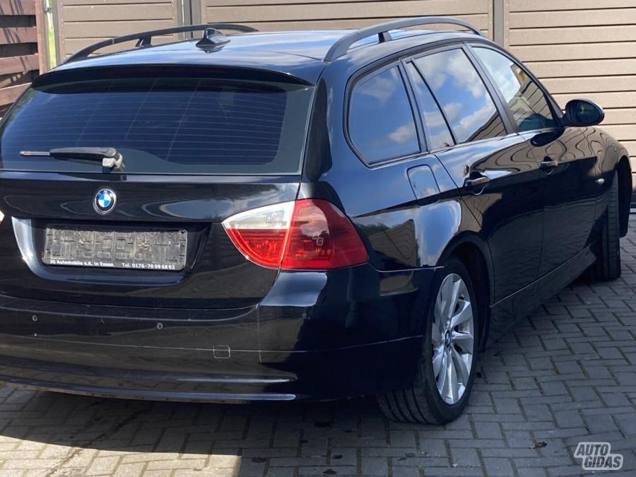 Melns BMW 320 2008 Viļņa, ar dzinēja tilpumu 2.00 L un nobraukumu 339 tūkst. km par 3150 €, foto 2 vietnē AUTOMOTO.COM.LV