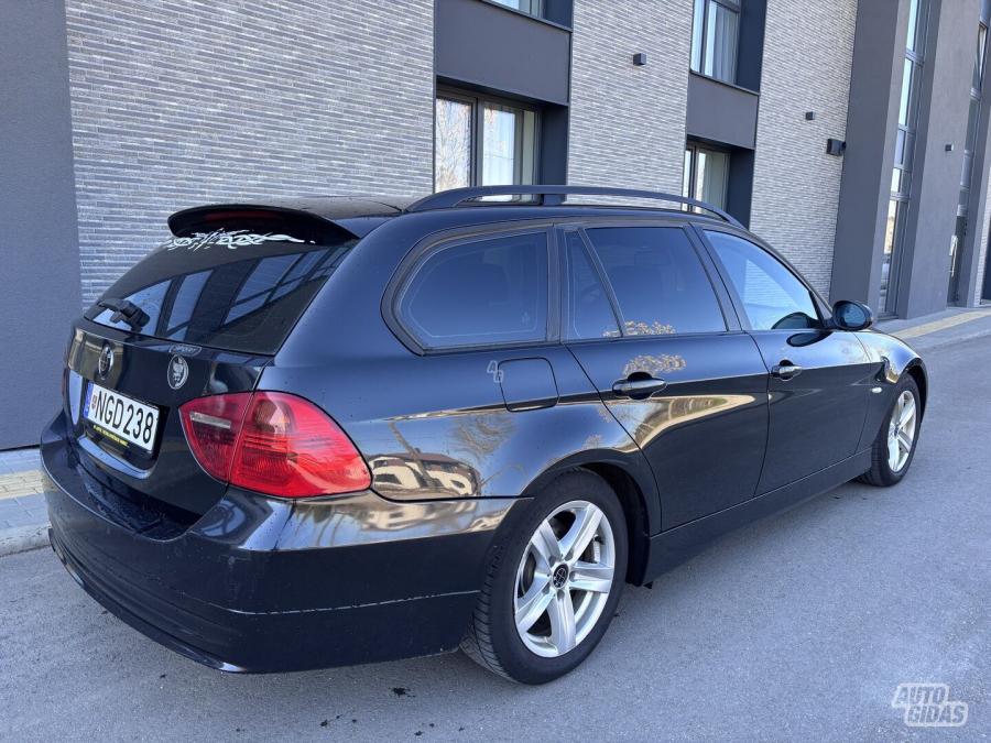 Melns BMW 320 2008 Kauņa, ar dzinēja tilpumu 2.00 L un nobraukumu 334 tūkst. km par 2290 €, foto 3 vietnē AUTOMOTO.COM.LV