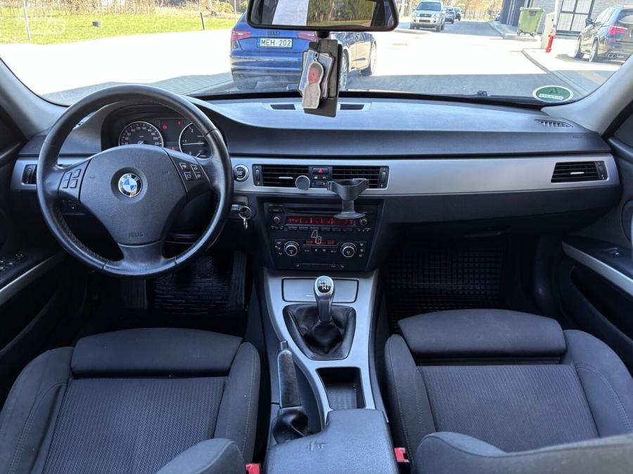 Melns BMW 320 2008 Kauņa, ar dzinēja tilpumu 2.00 L un nobraukumu 334 tūkst. km par 2290 €, foto 10 vietnē AUTOMOTO.COM.LV