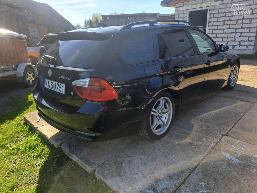 Melns BMW 320 2008 Panevēža, ar dzinēja tilpumu 2.00 L un nobraukumu 349 tūkst. km par 3300 €, foto 6 vietnē AUTOMOTO.COM.LV