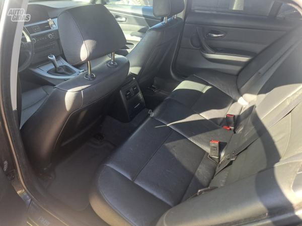 Black BMW 320 2008 in Panevezys, with an engine capacity of 2.00 L and mileage of 349 thousand km for 3300 €, photo 10 on AUTOMOTO.COM.LV