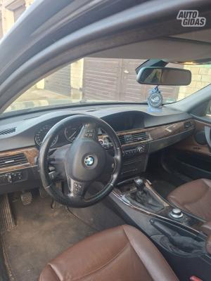 Melns BMW 320 2008 Marijampole, ar dzinēja tilpumu 2.00 L un nobraukumu 390 tūkst. km par 2100 €, foto 7 vietnē AUTOMOTO.COM.LV