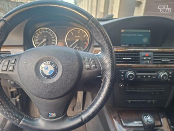 Black BMW 320 2008 in Marijampole, with an engine capacity of 2.00 L and mileage of 390 thousand km for 2100 €, photo 9 on AUTOMOTO.COM.LV