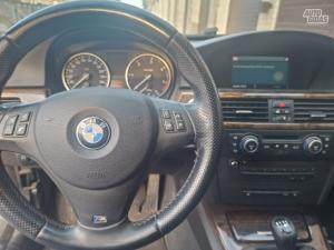 Melns BMW 320 2008 Marijampole, ar dzinēja tilpumu 2.00 L un nobraukumu 390 tūkst. km par 2100 €, foto 10 vietnē AUTOMOTO.COM.LV