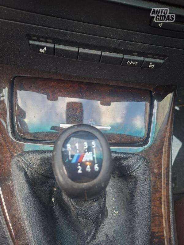 Black BMW 320 2008 in Marijampole, with an engine capacity of 2.00 L and mileage of 390 thousand km for 2100 €, photo 10 on AUTOMOTO.COM.LV