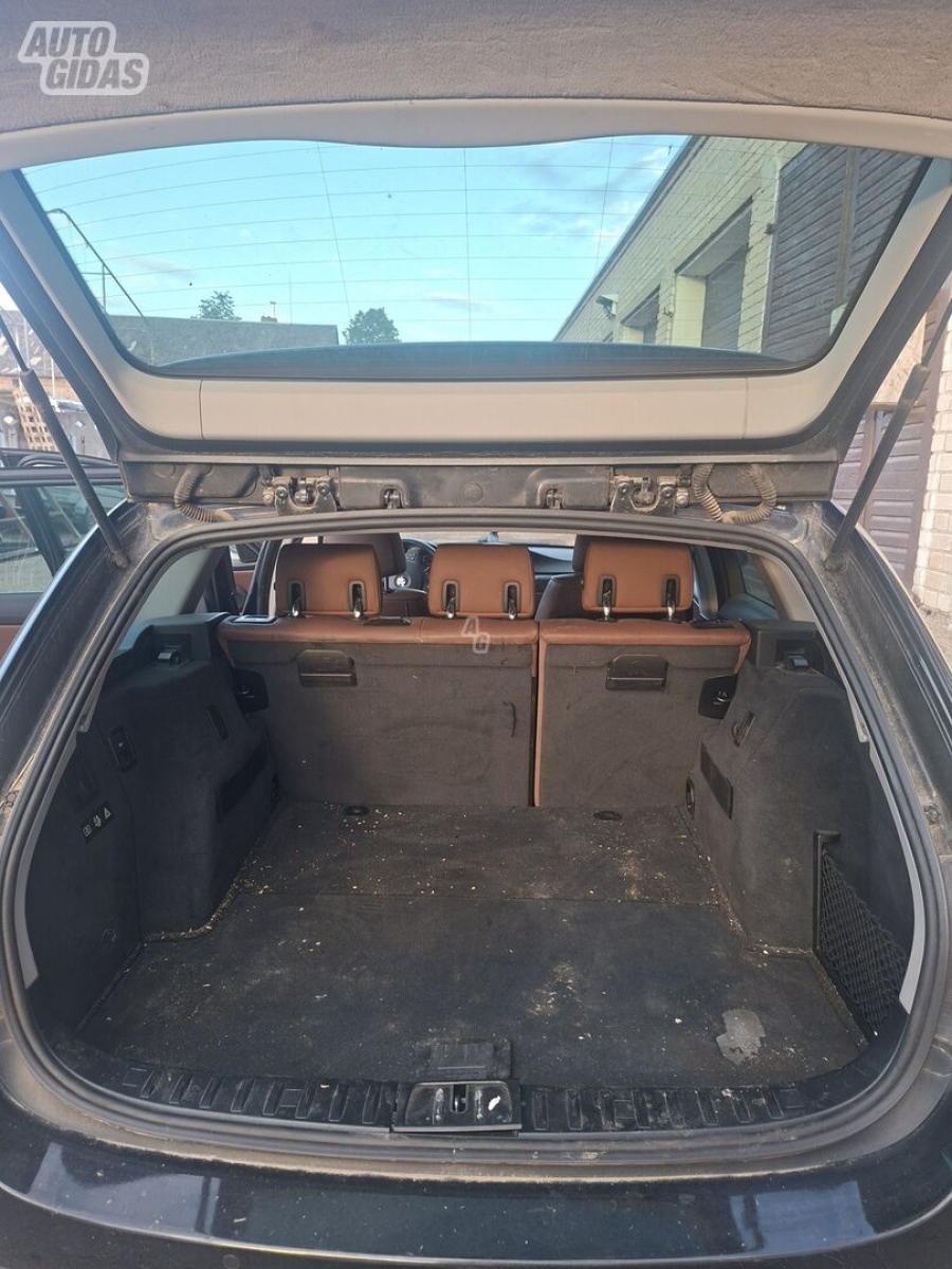 Melns BMW 320 2008 Marijampole, ar dzinēja tilpumu 2.00 L un nobraukumu 390 tūkst. km par 2100 €, foto 12 vietnē AUTOMOTO.COM.LV