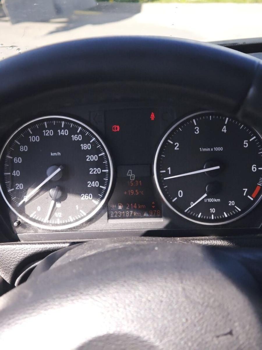 Black BMW 320 2008 in Utena, with an engine capacity of 2.00 L and mileage of 225 thousand km for 1990 €, photo 8 on AUTOMOTO.COM.LV