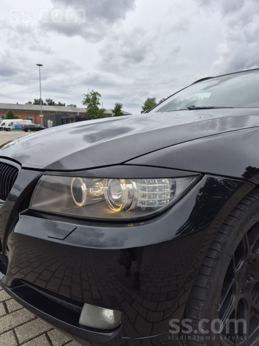 Black BMW 320 2008 in Riga, with an engine capacity of 2.00 L and mileage of 448 thousand km for 4700 €, photo 7 on AUTOMOTO.COM.LV