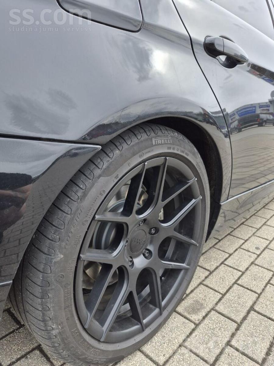 Black BMW 320 2008 in Riga, with an engine capacity of 2.00 L and mileage of 448 thousand km for 4700 €, photo 9 on AUTOMOTO.COM.LV