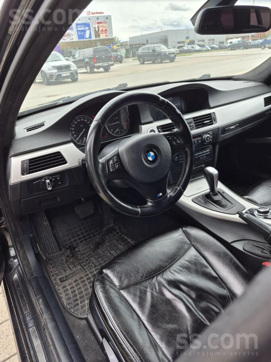 Black BMW 320 2008 in Riga, with an engine capacity of 2.00 L and mileage of 448 thousand km for 4700 €, photo 11 on AUTOMOTO.COM.LV