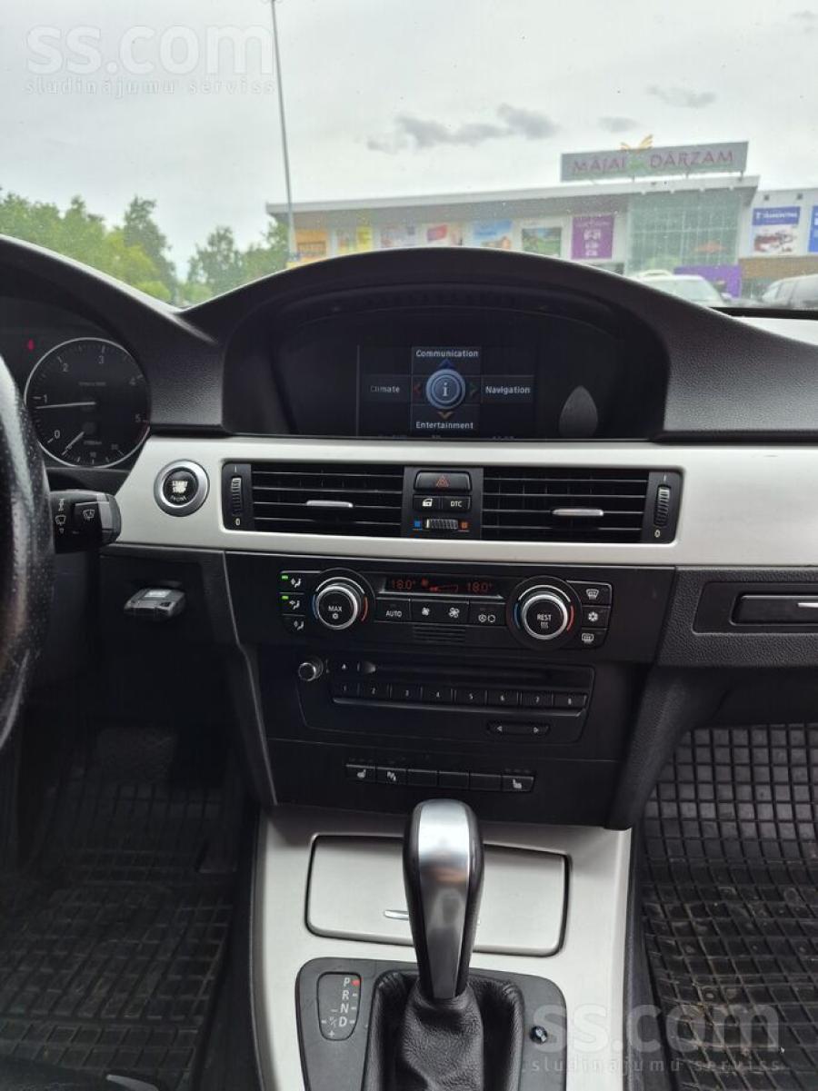 Black BMW 320 2008 in Riga, with an engine capacity of 2.00 L and mileage of 448 thousand km for 4700 €, photo 13 on AUTOMOTO.COM.LV