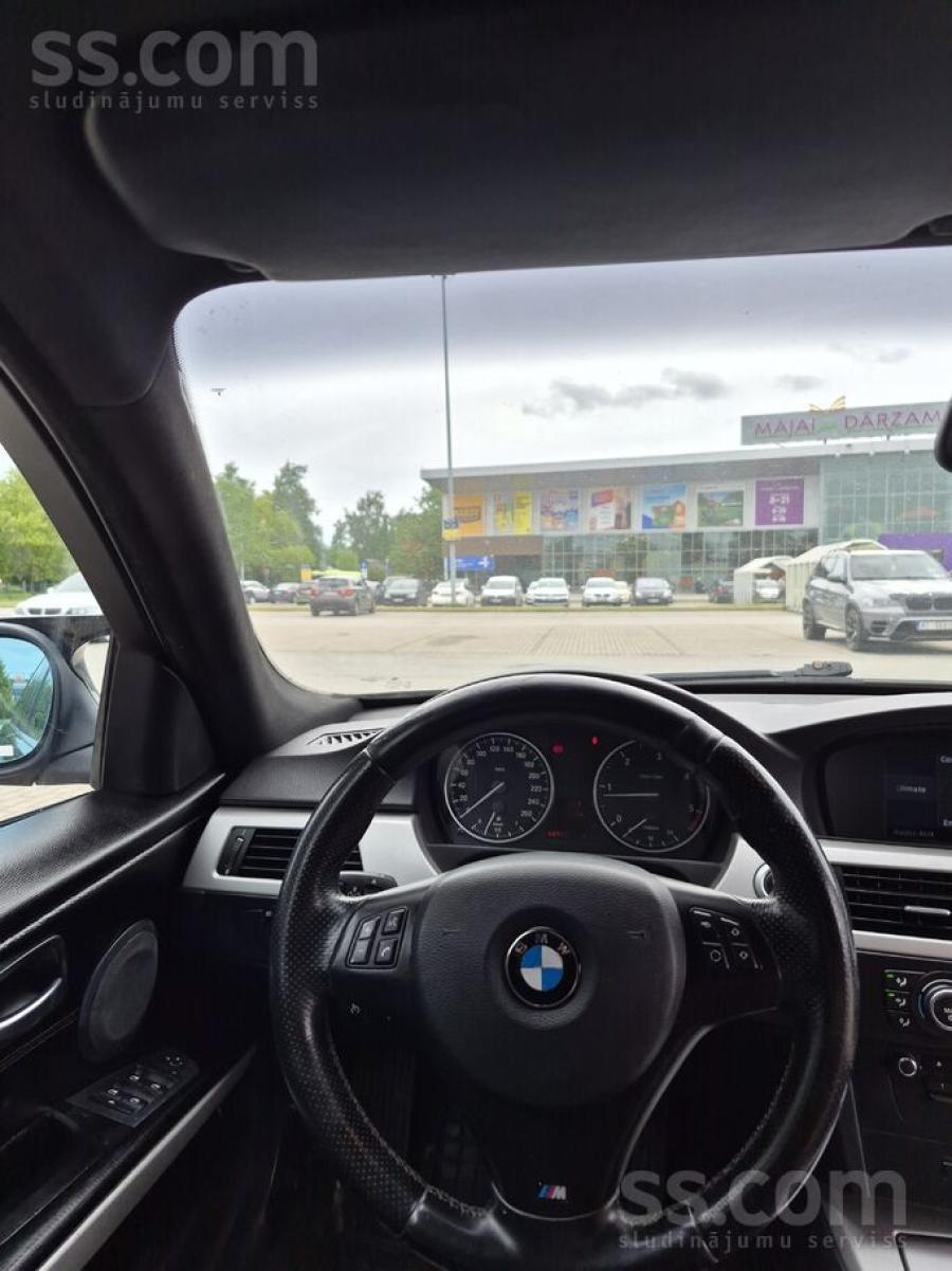 Black BMW 320 2008 in Riga, with an engine capacity of 2.00 L and mileage of 448 thousand km for 4700 €, photo 14 on AUTOMOTO.COM.LV