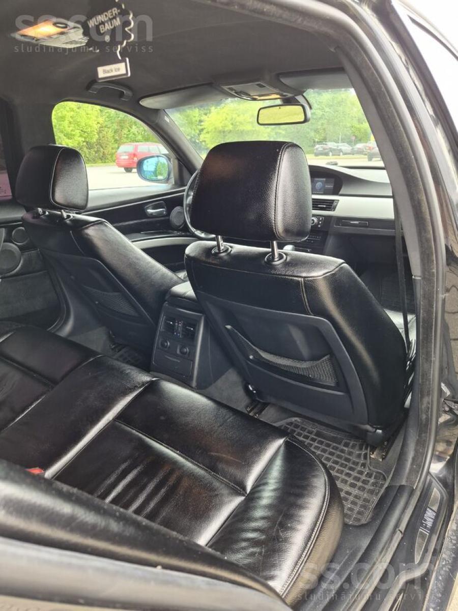 Black BMW 320 2008 in Riga, with an engine capacity of 2.00 L and mileage of 448 thousand km for 4700 €, photo 16 on AUTOMOTO.COM.LV