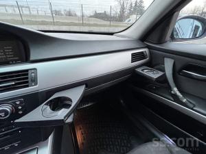 Black BMW 320 2008 in Riga, with an engine capacity of 2.00 L and mileage of 0 thousand km for 3490 €, photo 18 on AUTOMOTO.COM.LV