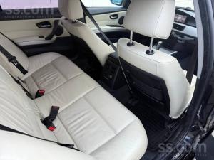Black BMW 320 2008 in Riga, with an engine capacity of 2.00 L and mileage of 420 thousand km for 3400 €, photo 11 on AUTOMOTO.COM.LV