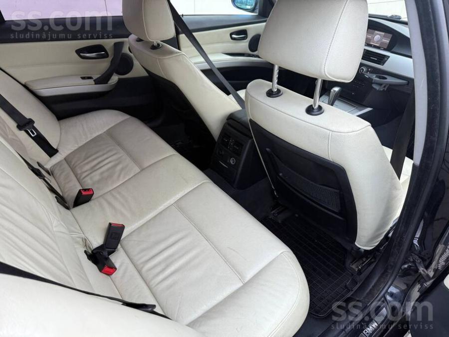Black BMW 320 2008 in Riga, with an engine capacity of 2.00 L and mileage of 420 thousand km for 3400 €, photo 11 on AUTOMOTO.COM.LV