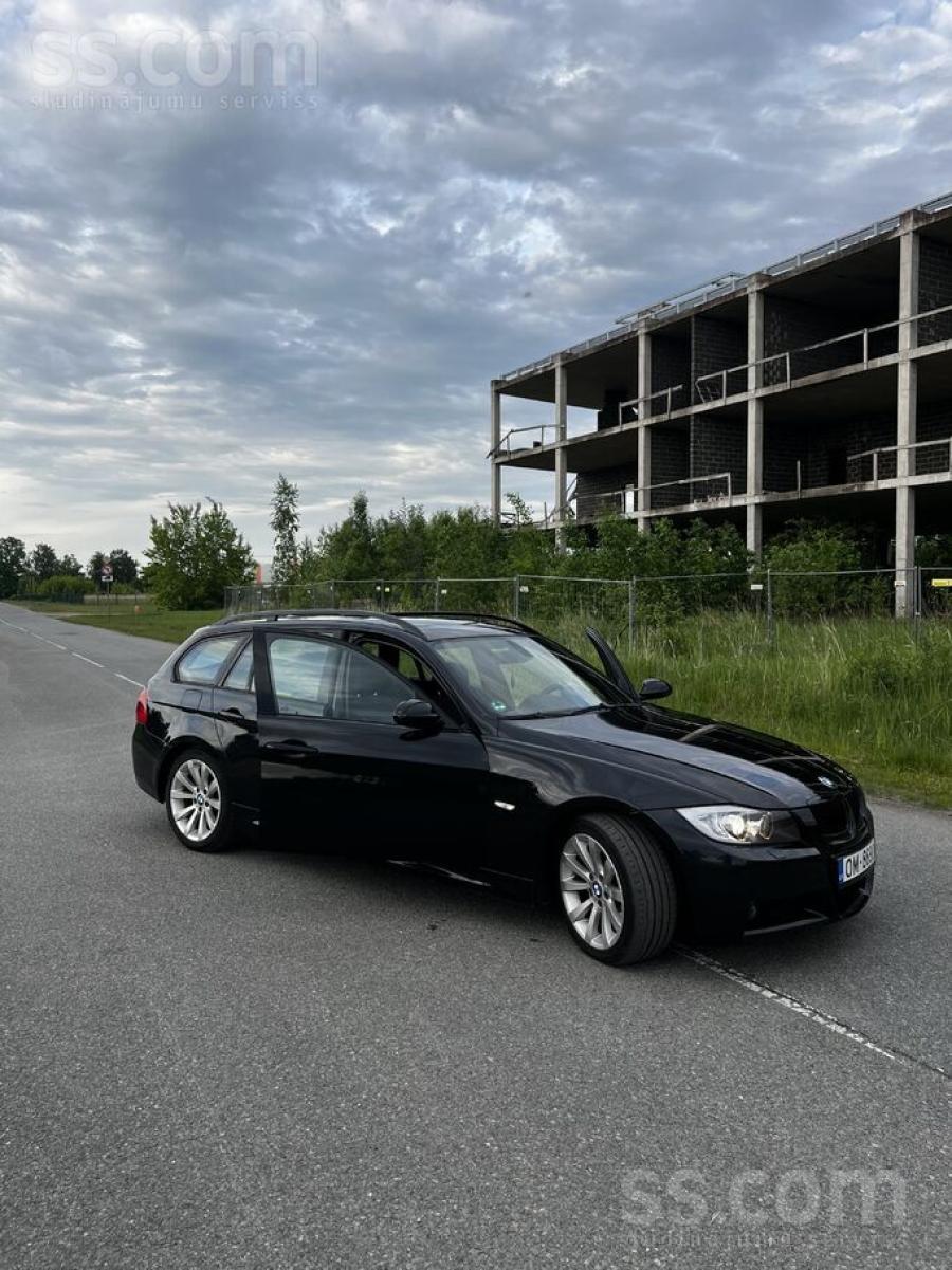 Black BMW 320 2008 in Jelgava, with an engine capacity of 2.00 L and mileage of 266 thousand km for 5600 €, photo 3 on AUTOMOTO.COM.LV