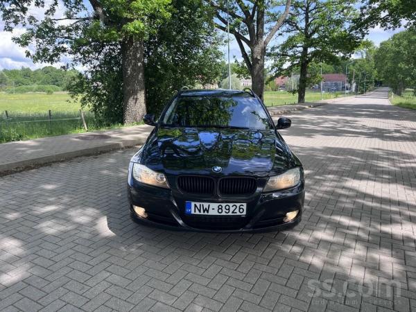 Melns BMW 320 2008 Valmiera, ar dzinēja tilpumu 2.00 L un nobraukumu 284 tūkst. km par 4300 €, foto 1 vietnē AUTOMOTO.COM.LV