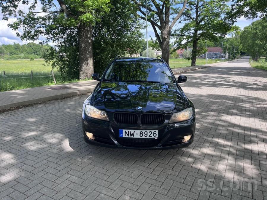 Black BMW 320 2008 in Valmiera, with an engine capacity of 2.00 L and mileage of 284 thousand km for 4300 €, photo 1 on AUTOMOTO.COM.LV