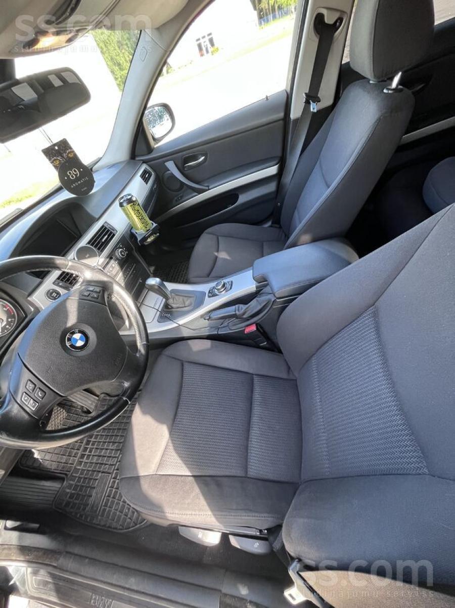 Black BMW 320 2008 in Valmiera, with an engine capacity of 2.00 L and mileage of 284 thousand km for 4300 €, photo 9 on AUTOMOTO.COM.LV