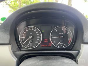Black BMW 320 2008 in Valmiera, with an engine capacity of 2.00 L and mileage of 284 thousand km for 4300 €, photo 11 on AUTOMOTO.COM.LV