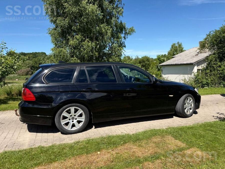 Melns BMW 320 2008 Tukums, ar dzinēja tilpumu 2.00 L un nobraukumu 307 tūkst. km par 4100 €, foto 3 vietnē AUTOMOTO.COM.LV