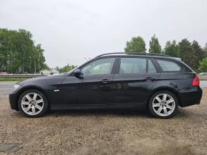 Black BMW 320 2008 in Riga, with an engine capacity of 2.00 L and mileage of 382 thousand km for 2590 €, photo 6 on AUTOMOTO.COM.LV
