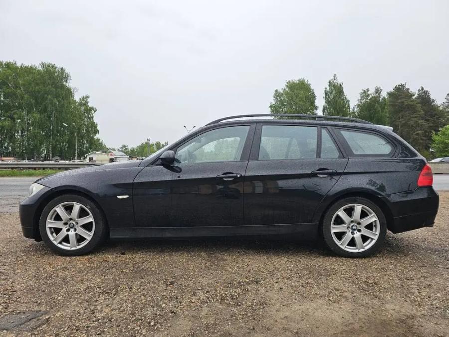 Black BMW 320 2008 in Riga, with an engine capacity of 2.00 L and mileage of 382 thousand km for 2590 €, photo 6 on AUTOMOTO.COM.LV