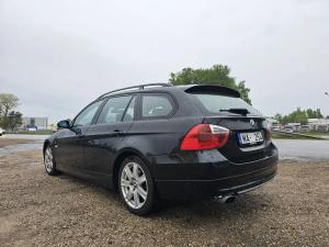 Black BMW 320 2008 in Riga, with an engine capacity of 2.00 L and mileage of 382 thousand km for 2590 €, photo 7 on AUTOMOTO.COM.LV