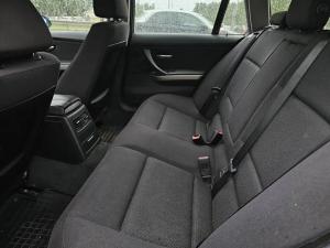 Black BMW 320 2008 in Riga, with an engine capacity of 2.00 L and mileage of 382 thousand km for 2590 €, photo 12 on AUTOMOTO.COM.LV