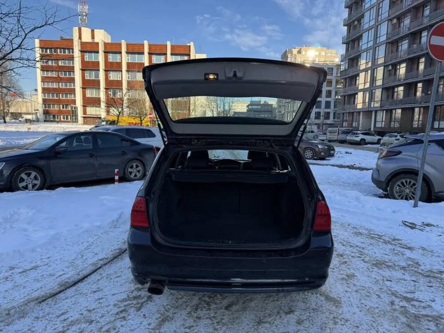 Black BMW 320 2008 in Riga, with an engine capacity of 2.00 L and mileage of 308 thousand km for 4290 €, photo 6 on AUTOMOTO.COM.LV