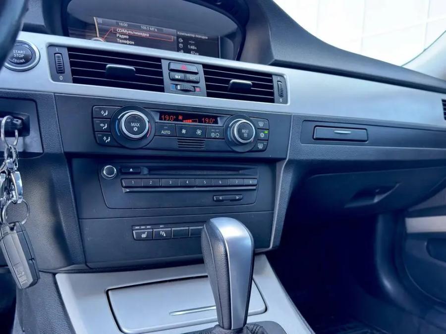 Black BMW 320 2008 in Rezekne, with an engine capacity of 2.00 L and mileage of 279 thousand km for 4200 €, photo 11 on AUTOMOTO.COM.LV
