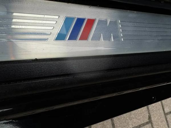 Black BMW 320 2008 in Riga, with an engine capacity of 2.00 L and mileage of 339 thousand km for 3990 €, photo 7 on AUTOMOTO.COM.LV