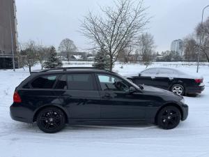 Black BMW 320 2008 in Riga, with an engine capacity of 2.00 L and mileage of 339 thousand km for 3990 €, photo 3 on AUTOMOTO.COM.LV