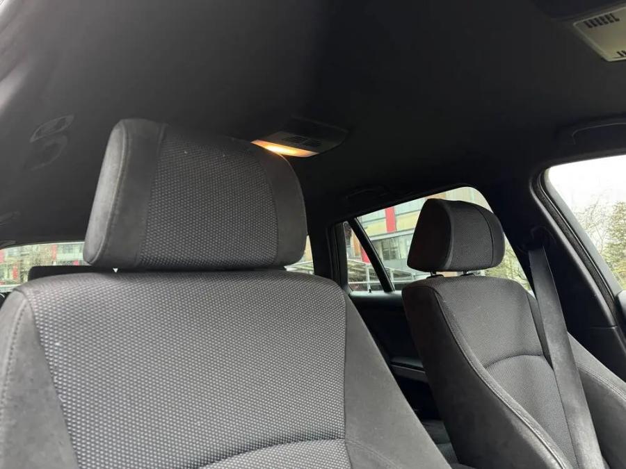 Black BMW 320 2008 in Riga, with an engine capacity of 2.00 L and mileage of 339 thousand km for 3990 €, photo 12 on AUTOMOTO.COM.LV