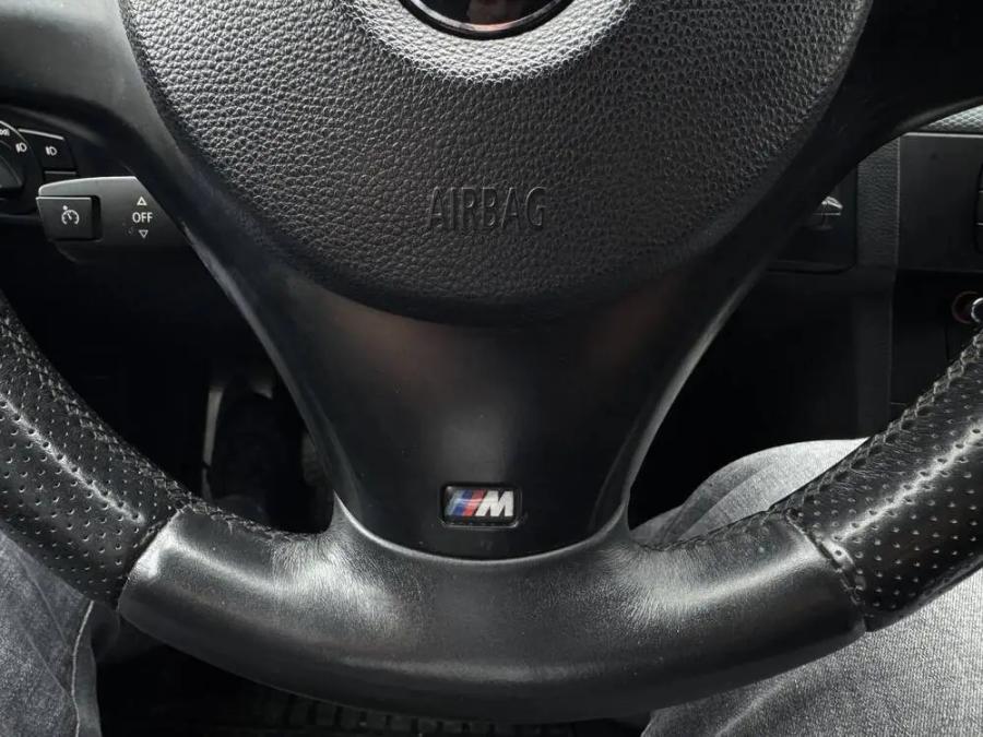 Black BMW 320 2008 in Riga, with an engine capacity of 2.00 L and mileage of 339 thousand km for 3990 €, photo 14 on AUTOMOTO.COM.LV