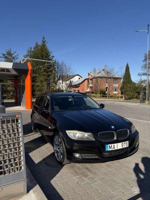 Melns BMW 320 2008 Viļņa, ar dzinēja tilpumu 2.00 L un nobraukumu 385 tūkst. km par 3600 €, foto 3 vietnē AUTOMOTO.COM.LV