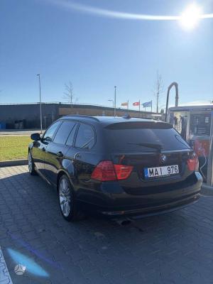 Melns BMW 320 2008 Viļņa, ar dzinēja tilpumu 2.00 L un nobraukumu 385 tūkst. km par 3600 €, foto 4 vietnē AUTOMOTO.COM.LV