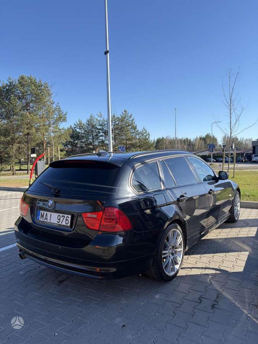 Melns BMW 320 2008 Viļņa, ar dzinēja tilpumu 2.00 L un nobraukumu 385 tūkst. km par 3600 €, foto 5 vietnē AUTOMOTO.COM.LV