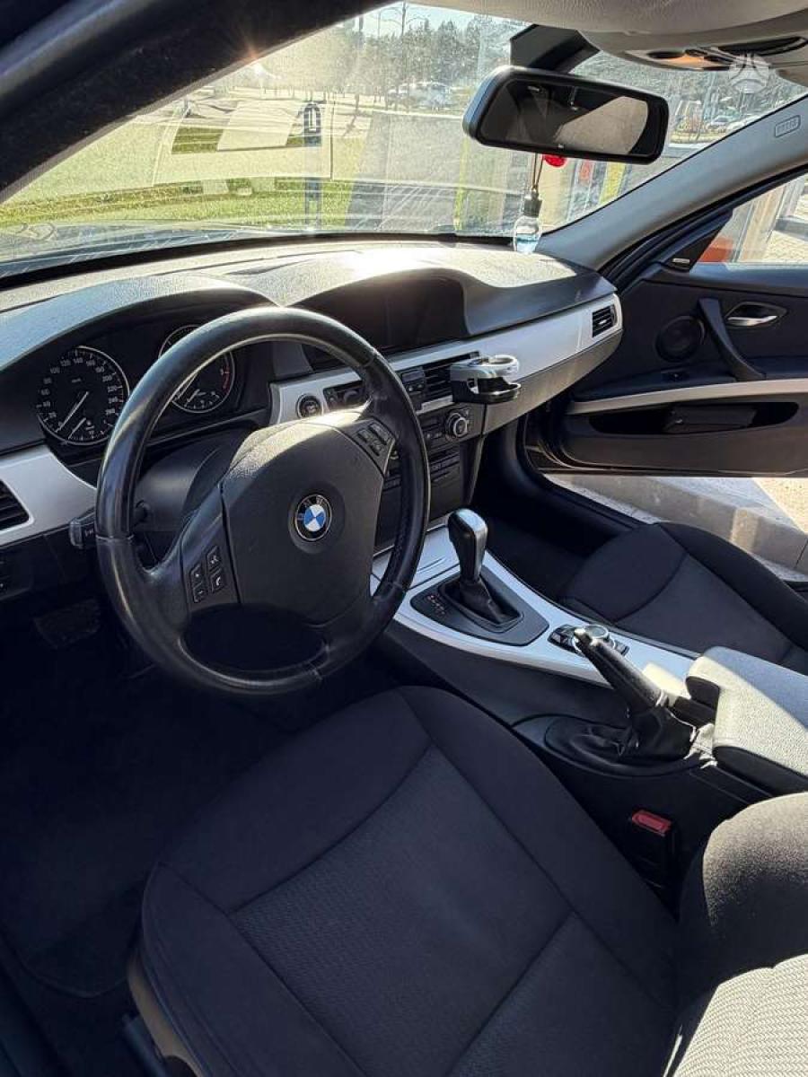 Melns BMW 320 2008 Viļņa, ar dzinēja tilpumu 2.00 L un nobraukumu 385 tūkst. km par 3600 €, foto 8 vietnē AUTOMOTO.COM.LV
